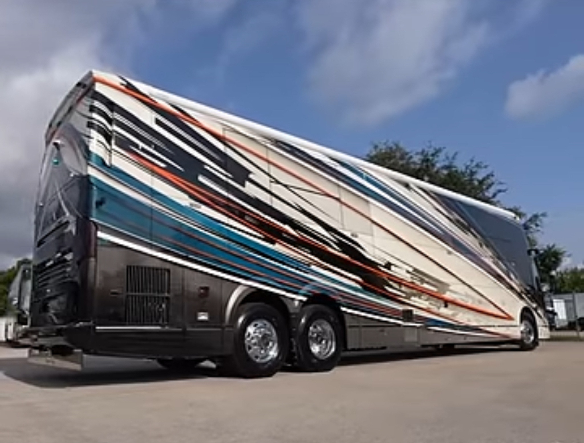 Automotive - That old bus was ‘only’ 30,000 lbs