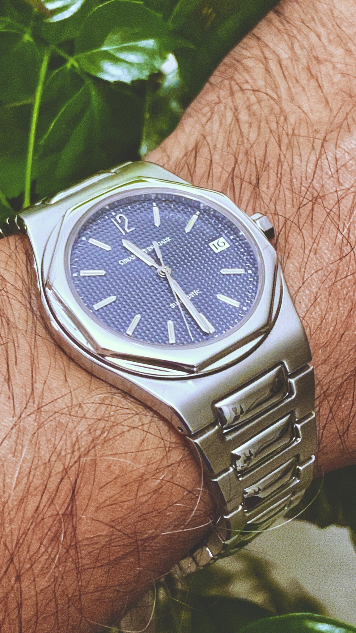 Girard Perregaux - Sharing some “styled” pics of my GP Laureato 8010 ...