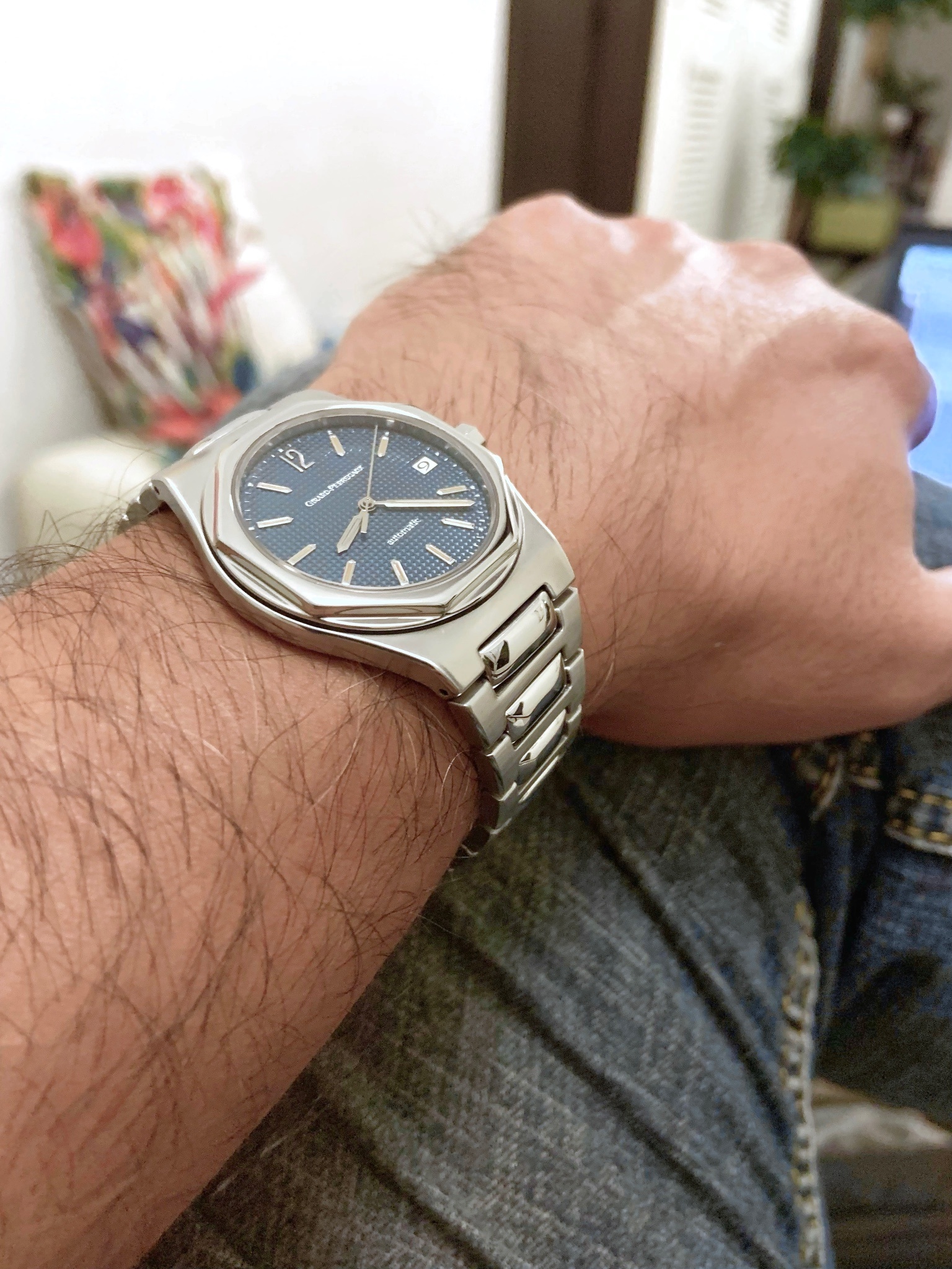 Girard Perregaux - Sharing some “styled” pics of my GP Laureato 8010 ...